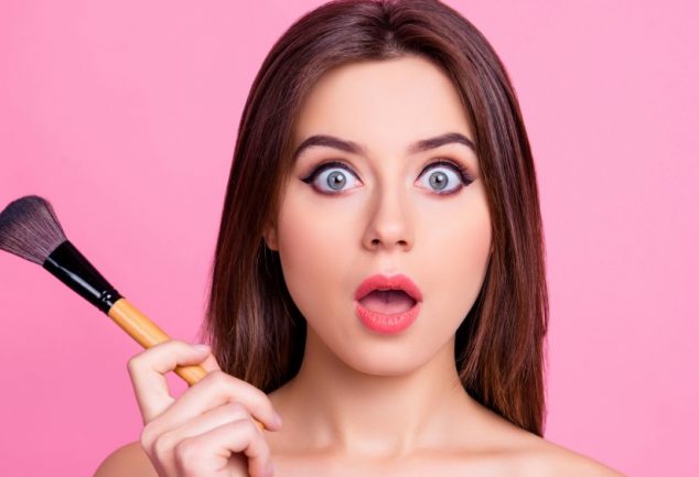 10 Makeup Tricks That Always Work For Older Women - QueenMind